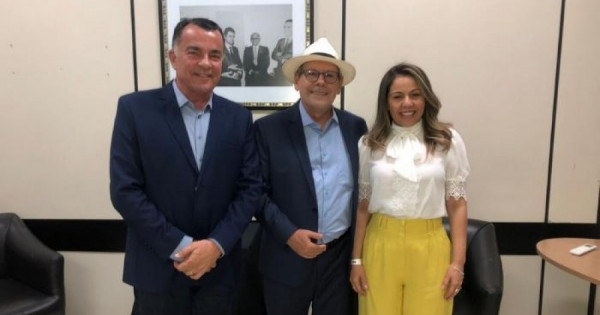 Dimas exalta feitos em Araguaína e diz ser especialista em Dimas exalta feitos em Araguaína e diz ser especialista em
