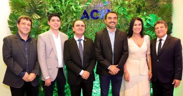 Governador anuncia R$ 1,2 milhão para a Feira de Negócios do Vale do ...